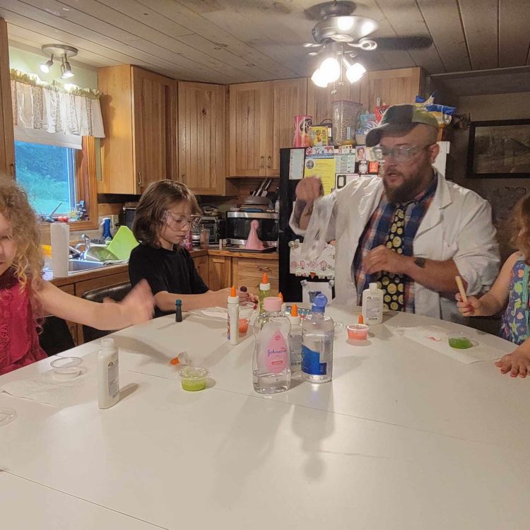 Science Shows for Kids Parties in CT, MA, RI 🧪 🎉🔬 🎊🧬